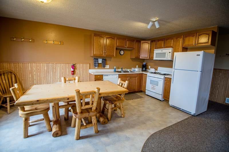 Cabins & Charter Fishing Packages | Cyrus Resort Lake of the Woods