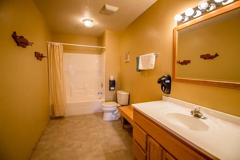 Cabins & Charter Fishing Packages | Cyrus Resort Lake of the Woods