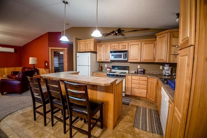 Cabins & Charter Fishing Packages | Cyrus Resort Lake of the Woods